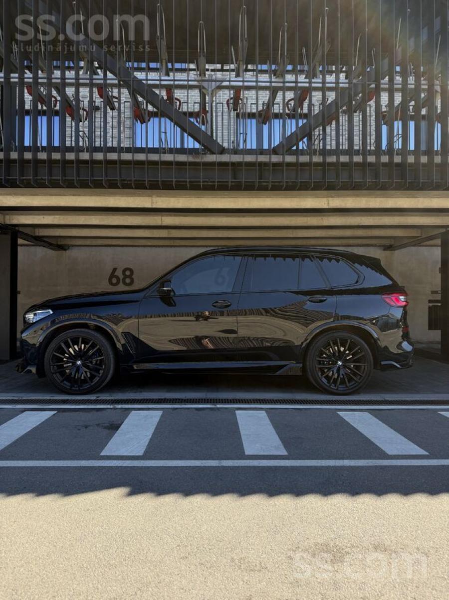Black BMW X5 2020 in Riga, with an engine capacity of 3.00 L and mileage of 224 thousand km for 41990 €, photo 13 on AUTOMOTO.COM.LV