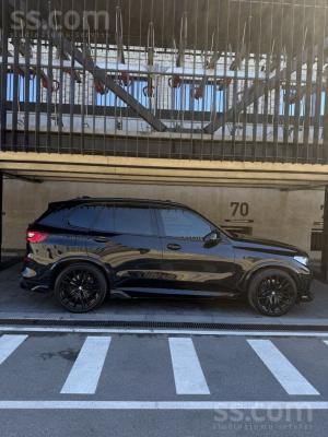 Black BMW X5 2020 in Riga, with an engine capacity of 3.00 L and mileage of 224 thousand km for 41990 €, photo 14 on AUTOMOTO.COM.LV
