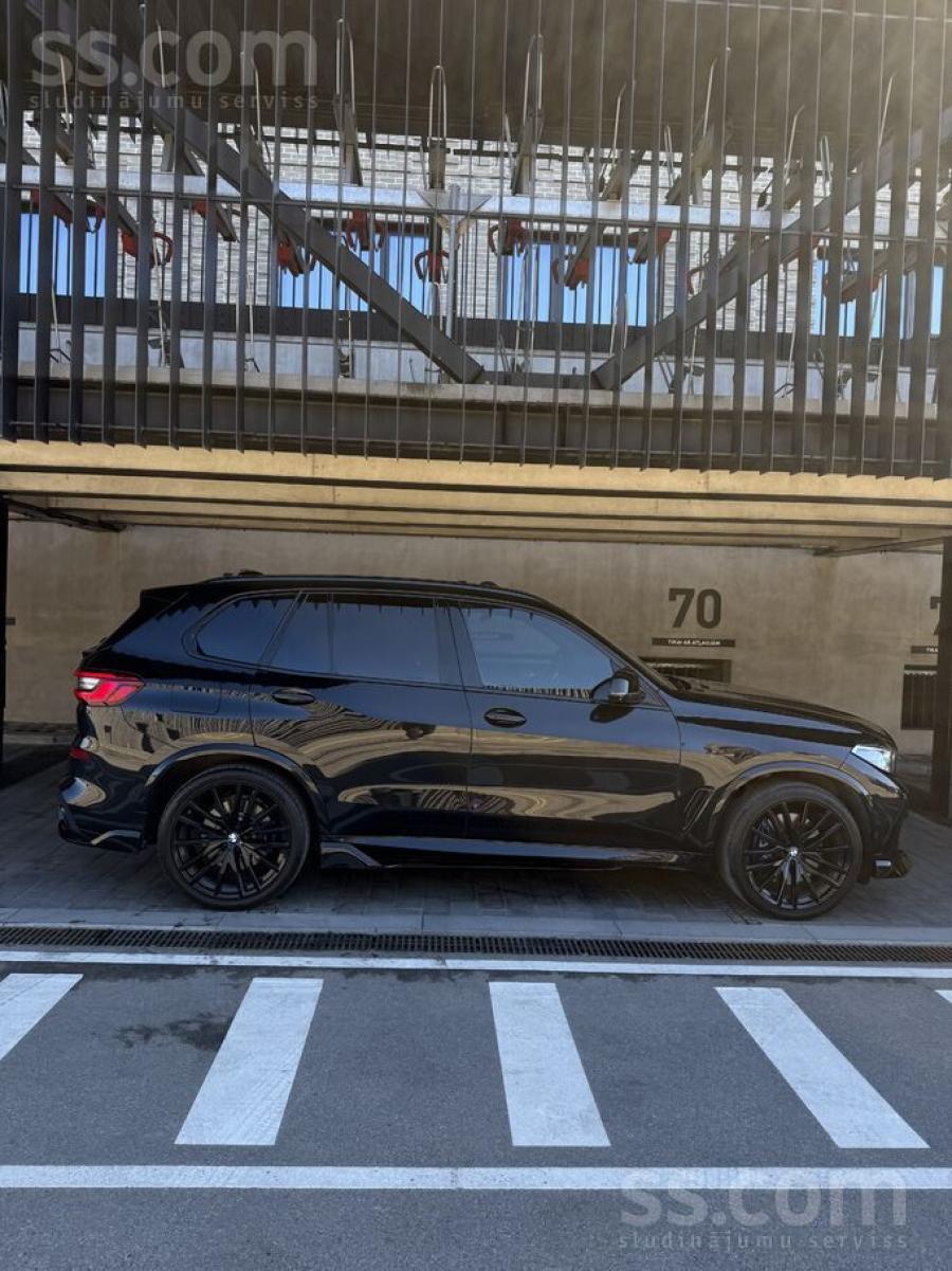 Black BMW X5 2020 in Riga, with an engine capacity of 3.00 L and mileage of 224 thousand km for 41990 €, photo 14 on AUTOMOTO.COM.LV