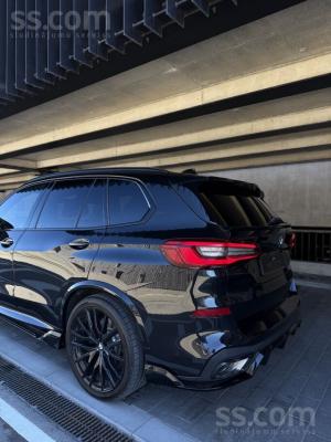 Black BMW X5 2020 in Riga, with an engine capacity of 3.00 L and mileage of 224 thousand km for 41990 €, photo 17 on AUTOMOTO.COM.LV