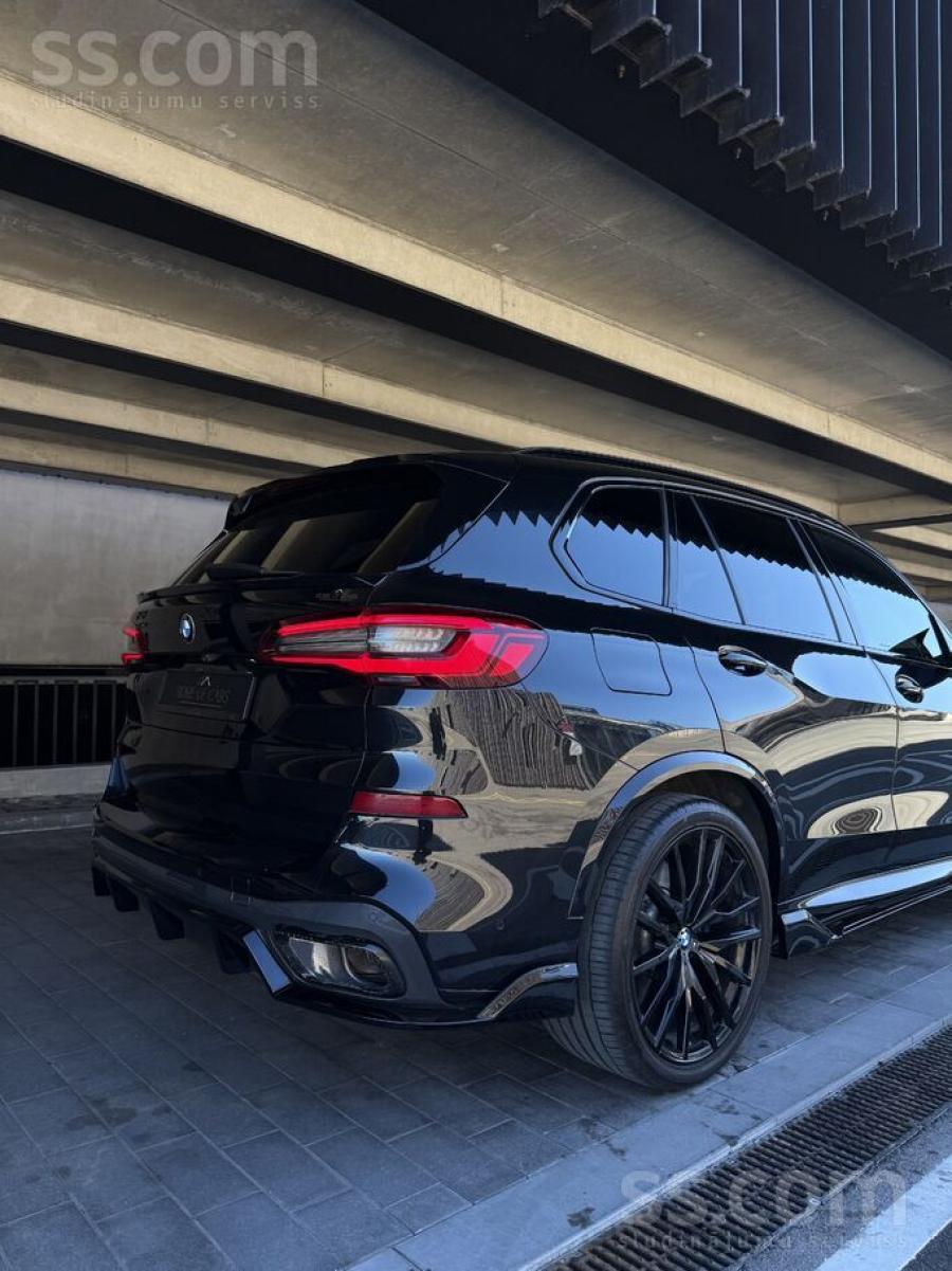 Black BMW X5 2020 in Riga, with an engine capacity of 3.00 L and mileage of 224 thousand km for 41990 €, photo 18 on AUTOMOTO.COM.LV