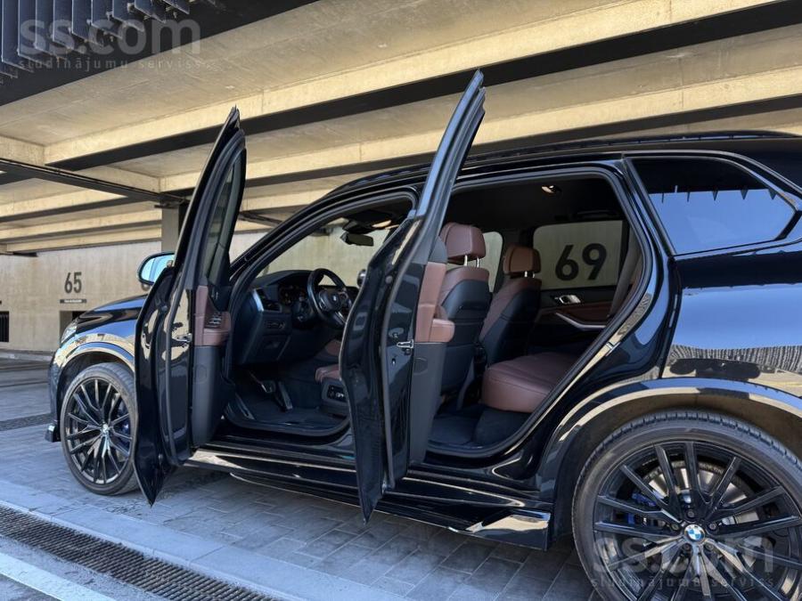 Black BMW X5 2020 in Riga, with an engine capacity of 3.00 L and mileage of 224 thousand km for 41990 €, photo 19 on AUTOMOTO.COM.LV