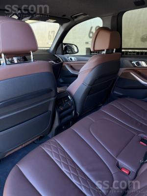 Black BMW X5 2020 in Riga, with an engine capacity of 3.00 L and mileage of 224 thousand km for 41990 €, photo 21 on AUTOMOTO.COM.LV