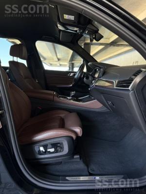 Black BMW X5 2020 in Riga, with an engine capacity of 3.00 L and mileage of 224 thousand km for 41990 €, photo 26 on AUTOMOTO.COM.LV