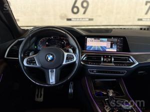 Black BMW X5 2020 in Riga, with an engine capacity of 3.00 L and mileage of 224 thousand km for 41990 €, photo 29 on AUTOMOTO.COM.LV