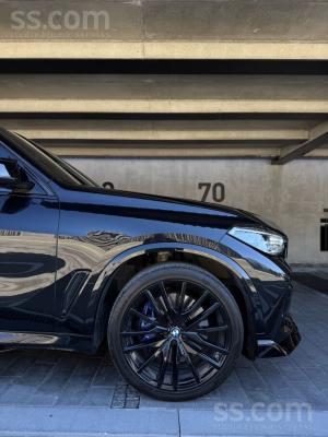 Black BMW X5 2020 in Riga, with an engine capacity of 3.00 L and mileage of 224 thousand km for 41990 €, photo 33 on AUTOMOTO.COM.LV