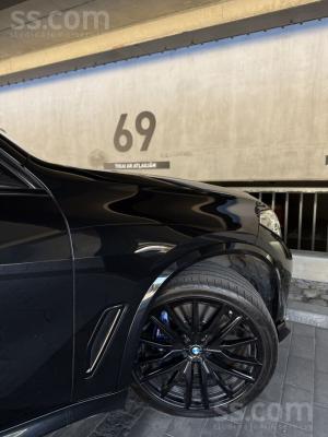 Black BMW X5 2020 in Riga, with an engine capacity of 3.00 L and mileage of 224 thousand km for 41990 €, photo 34 on AUTOMOTO.COM.LV