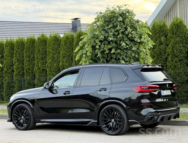 Melns BMW X5 2020 Rīga, ar dzinēja tilpumu 4.40 L un nobraukumu 149 tūkst. km par 49500 €, foto 4 vietnē AUTOMOTO.COM.LV