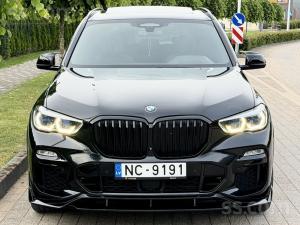 Black BMW X5 2020 in Riga, with an engine capacity of 4.40 L and mileage of 149 thousand km for 49500 €, photo 10 on AUTOMOTO.COM.LV