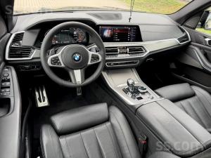 Black BMW X5 2020 in Riga, with an engine capacity of 4.40 L and mileage of 149 thousand km for 49500 €, photo 14 on AUTOMOTO.COM.LV
