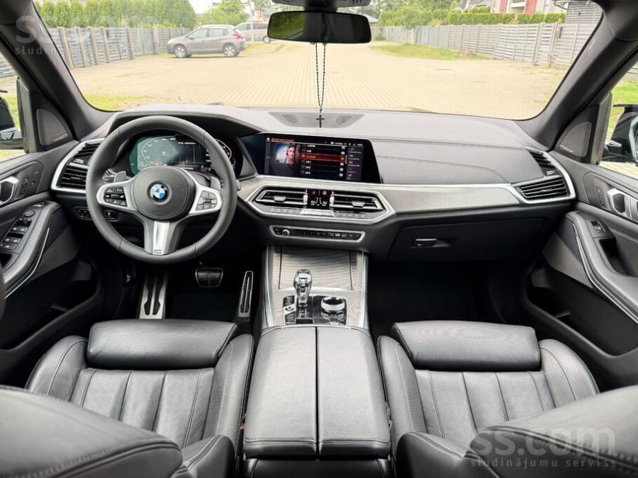 Black BMW X5 2020 in Riga, with an engine capacity of 4.40 L and mileage of 149 thousand km for 49500 €, photo 16 on AUTOMOTO.COM.LV