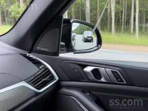 Black BMW X5 2020 in Riga, with an engine capacity of 4.40 L and mileage of 149 thousand km for 49500 €, photo 26 on AUTOMOTO.COM.LV
