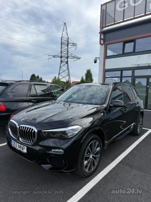 Melns BMW X5 2020 Tallina, ar dzinēja tilpumu 3.00 L un nobraukumu 136 tūkst. km par 49999 €, foto  vietnē AUTOMOTO.COM.LV