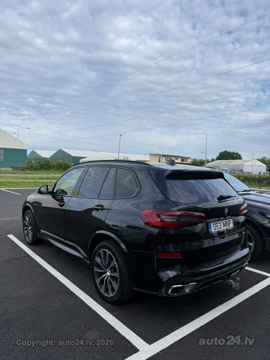 Melns BMW X5 2020 Tallina, ar dzinēja tilpumu 3.00 L un nobraukumu 136 tūkst. km par 49999 €, foto 5 vietnē AUTOMOTO.COM.LV