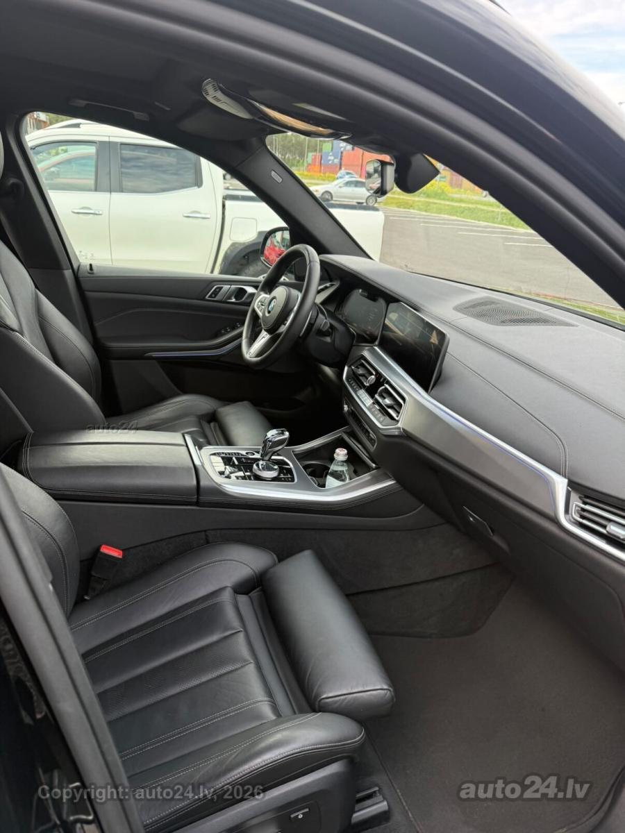 Melns BMW X5 2020 Tallina, ar dzinēja tilpumu 3.00 L un nobraukumu 136 tūkst. km par 49999 €, foto 7 vietnē AUTOMOTO.COM.LV
