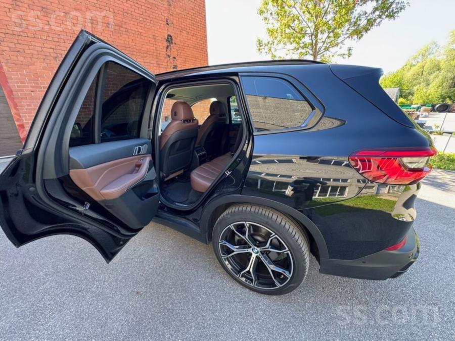 Melns BMW X5 2020 Rīga, ar dzinēja tilpumu 3.00 L un nobraukumu 146 tūkst. km par 42350 €, foto 5 vietnē AUTOMOTO.COM.LV