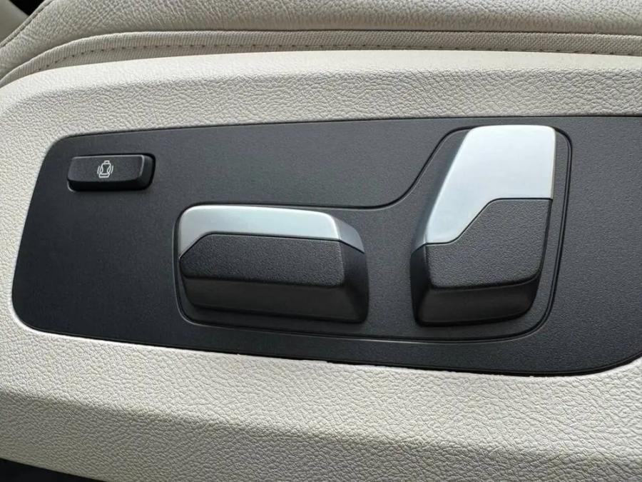 Melns BMW X5 2020 Rīga, ar dzinēja tilpumu 3.00 L un nobraukumu 183 tūkst. km par 36990 €, foto 20 vietnē AUTOMOTO.COM.LV