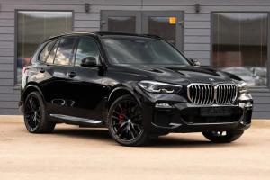 Melns BMW X5 2020 Jelgava, ar dzinēja tilpumu 3.00 L un nobraukumu 90 tūkst. km par 52500 €, foto  vietnē AUTOMOTO.COM.LV