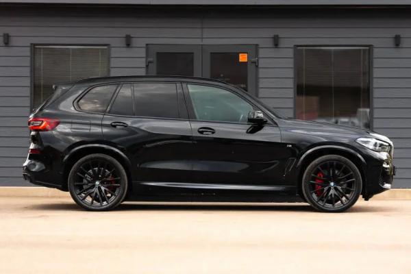 Melns BMW X5 2020 Jelgava, ar dzinēja tilpumu 3.00 L un nobraukumu 90 tūkst. km par 52500 €, foto 6 vietnē AUTOMOTO.COM.LV
