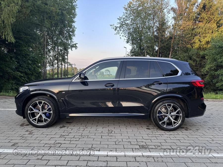 Melns BMW X5 2020 Tallina, ar dzinēja tilpumu 3.00 L un nobraukumu 138 tūkst. km par 47000 €, foto 1 vietnē AUTOMOTO.COM.LV
