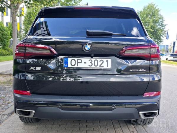 Black BMW X5 2020 in Riga, with an engine capacity of 3.00 L and mileage of 183 thousand km for 38990 €, photo 6 on AUTOMOTO.COM.LV
