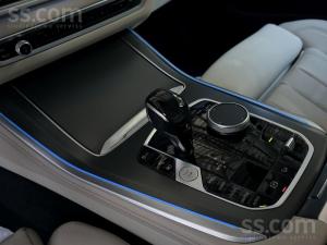 Melns BMW X5 2020 Rīga, ar dzinēja tilpumu 3.00 L un nobraukumu 183 tūkst. km par 38990 €, foto 18 vietnē AUTOMOTO.COM.LV