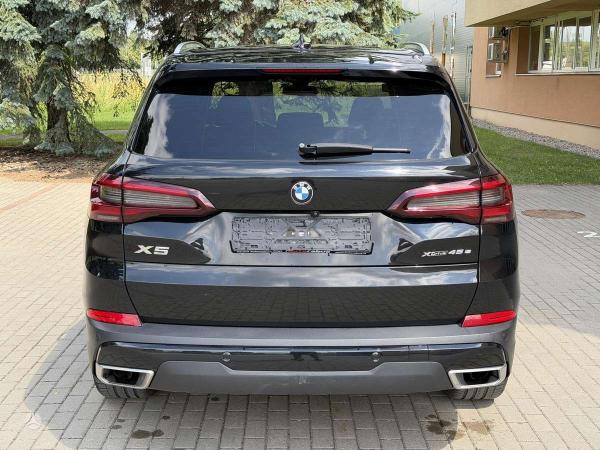 Black BMW X5 2020 in Kaunas, with an engine capacity of 3.00 L and mileage of 217 thousand km for 27467 €, photo 5 on AUTOMOTO.COM.LV