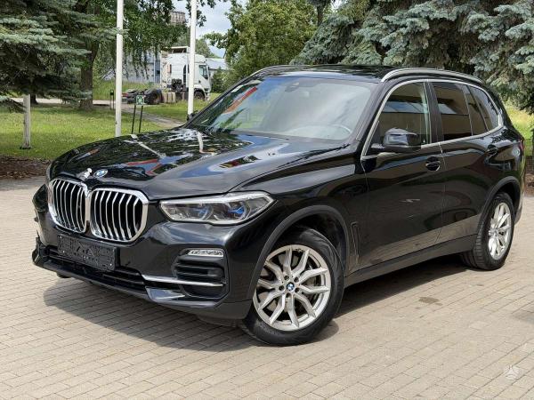 Black BMW X5 2020 in Kaunas, with an engine capacity of 3.00 L and mileage of 217 thousand km for 27467 €, photo 7 on AUTOMOTO.COM.LV