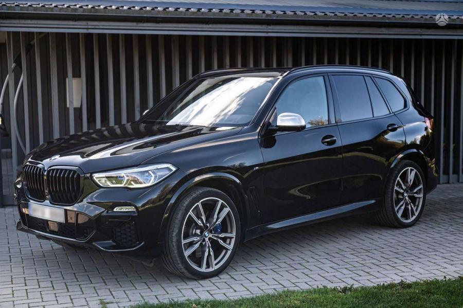 Black BMW X5 2020 in Kaunas, with an engine capacity of 2.99 L and mileage of 95 thousand km for 42500 €, photo 4 on AUTOMOTO.COM.LV