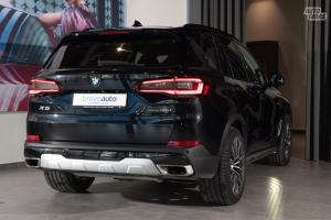 Melns BMW X5 2020 Kauņa, ar dzinēja tilpumu 3.00 L un nobraukumu 177 tūkst. km par 41771 €, foto 6 vietnē AUTOMOTO.COM.LV