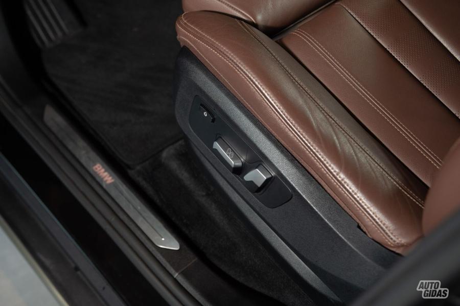 Melns BMW X5 2020 Kauņa, ar dzinēja tilpumu 3.00 L un nobraukumu 177 tūkst. km par 41771 €, foto 12 vietnē AUTOMOTO.COM.LV
