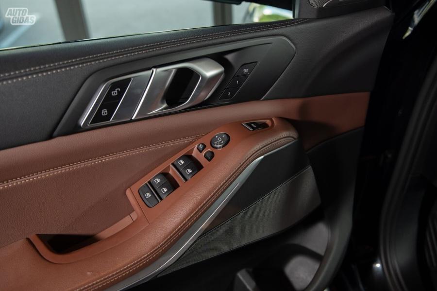 Melns BMW X5 2020 Kauņa, ar dzinēja tilpumu 3.00 L un nobraukumu 177 tūkst. km par 41771 €, foto 14 vietnē AUTOMOTO.COM.LV