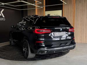Melns BMW X5 2020 Kauņa, ar dzinēja tilpumu 3.00 L un nobraukumu 80 tūkst. km par 49490 €, foto 10 vietnē AUTOMOTO.COM.LV