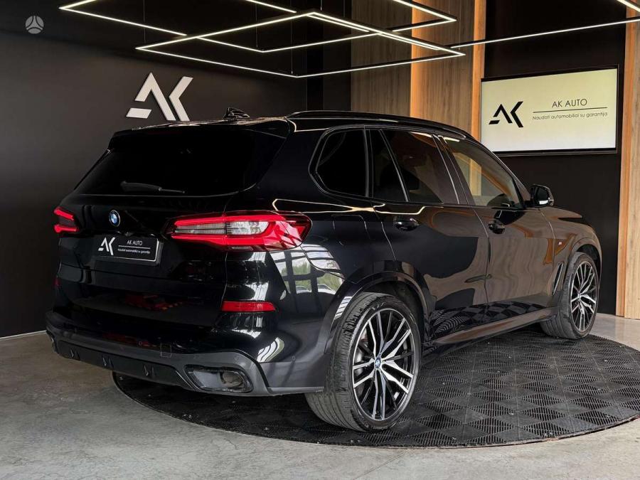 Melns BMW X5 2020 Kauņa, ar dzinēja tilpumu 3.00 L un nobraukumu 80 tūkst. km par 49490 €, foto 13 vietnē AUTOMOTO.COM.LV