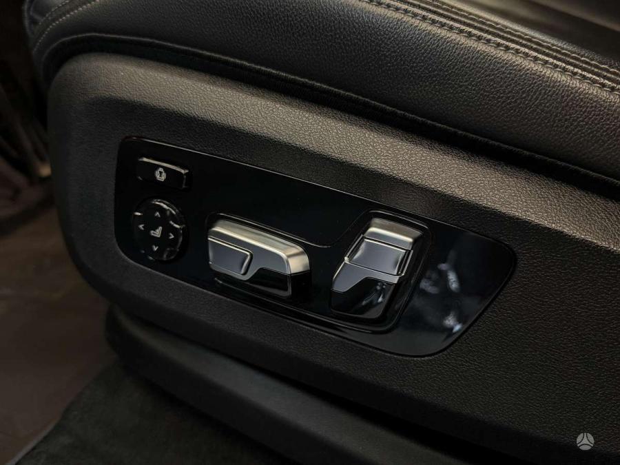 Melns BMW X5 2020 Kauņa, ar dzinēja tilpumu 3.00 L un nobraukumu 80 tūkst. km par 49490 €, foto 24 vietnē AUTOMOTO.COM.LV