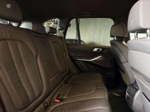 Melns BMW X5 2020 Kauņa, ar dzinēja tilpumu 3.00 L un nobraukumu 80 tūkst. km par 49490 €, foto 28 vietnē AUTOMOTO.COM.LV