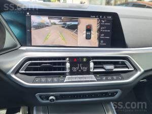 Black BMW X5 2020 in Riga, with an engine capacity of 3.00 L and mileage of 117 thousand km for 34700 €, photo 14 on AUTOMOTO.COM.LV