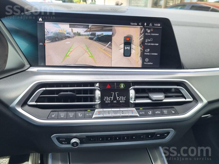 Black BMW X5 2020 in Riga, with an engine capacity of 3.00 L and mileage of 117 thousand km for 34700 €, photo 14 on AUTOMOTO.COM.LV