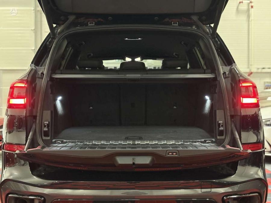 Melns BMW X5 2020 Viļņa, ar dzinēja tilpumu 3.00 L un nobraukumu 146 tūkst. km par 47990 €, foto 32 vietnē AUTOMOTO.COM.LV
