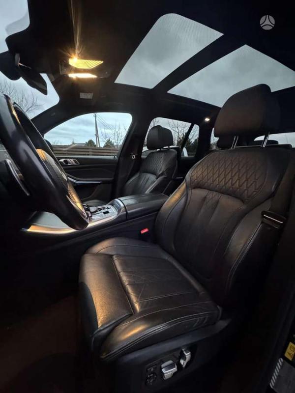 Black BMW X5 2020 in Kaunas, with an engine capacity of 3.00 L and mileage of 269 thousand km for 44900 €, photo 4 on AUTOMOTO.COM.LV