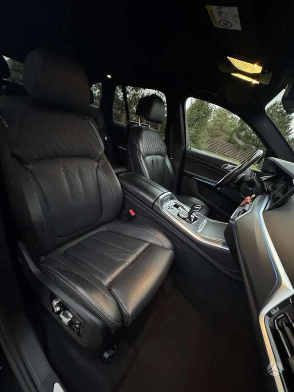 Black BMW X5 2020 in Kaunas, with an engine capacity of 3.00 L and mileage of 269 thousand km for 44900 €, photo 8 on AUTOMOTO.COM.LV