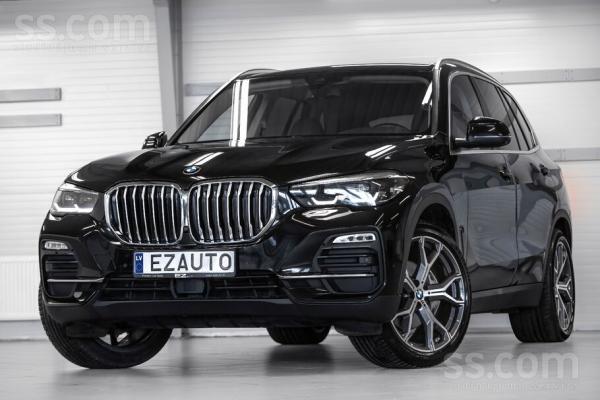 Black BMW X5 2020 in Tukums, with an engine capacity of 3.00 L and mileage of 136 thousand km for 33990 €, photo 1 on AUTOMOTO.COM.LV
