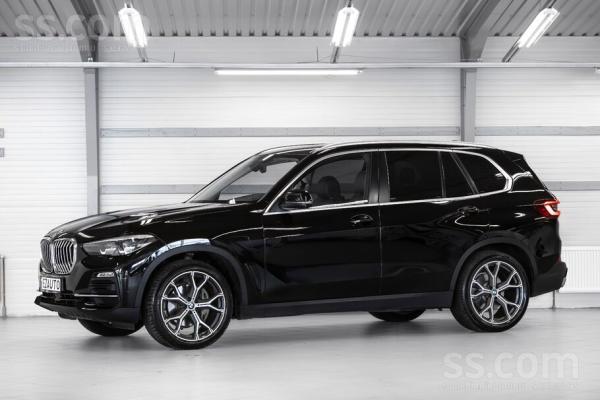 Melns BMW X5 2020 Tukums, ar dzinēja tilpumu 3.00 L un nobraukumu 136 tūkst. km par 33990 €, foto 7 vietnē AUTOMOTO.COM.LV