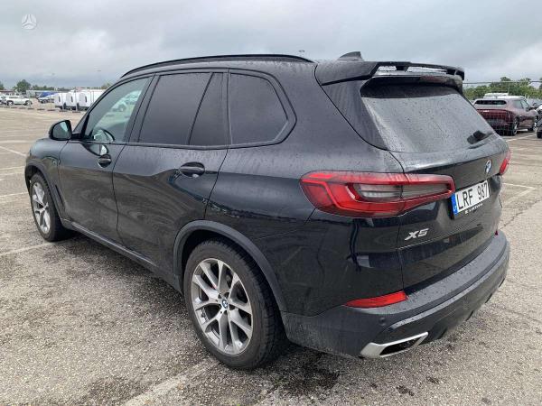 Melns BMW X5 2020 Viļņa, ar dzinēja tilpumu 3.00 L un nobraukumu 48 tūkst. km par 34490 €, foto 8 vietnē AUTOMOTO.COM.LV