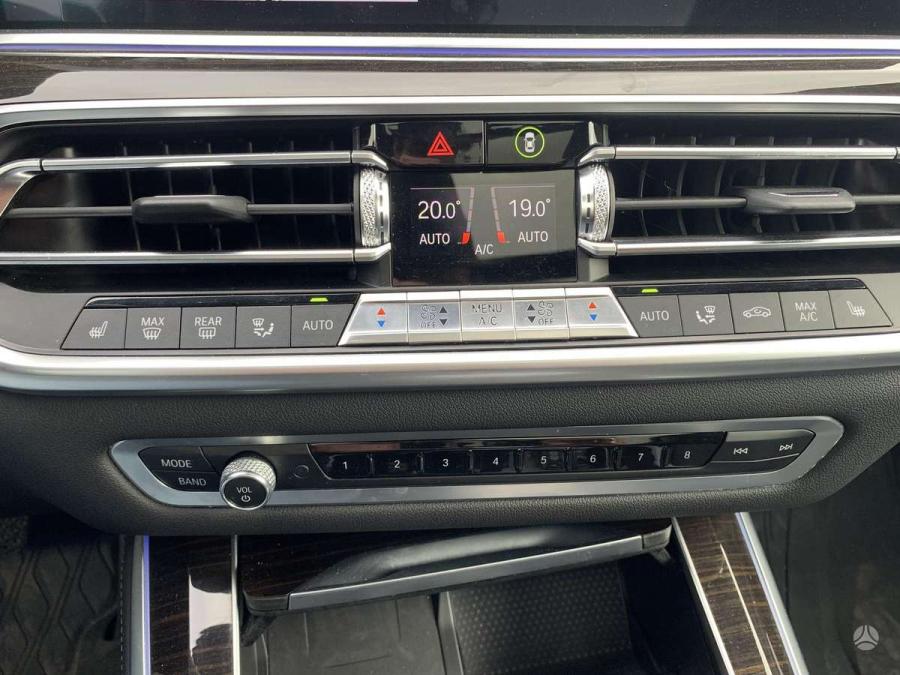 Melns BMW X5 2020 Viļņa, ar dzinēja tilpumu 3.00 L un nobraukumu 48 tūkst. km par 34490 €, foto 24 vietnē AUTOMOTO.COM.LV