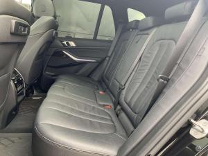Melns BMW X5 2020 Viļņa, ar dzinēja tilpumu 3.00 L un nobraukumu 48 tūkst. km par 34490 €, foto 32 vietnē AUTOMOTO.COM.LV