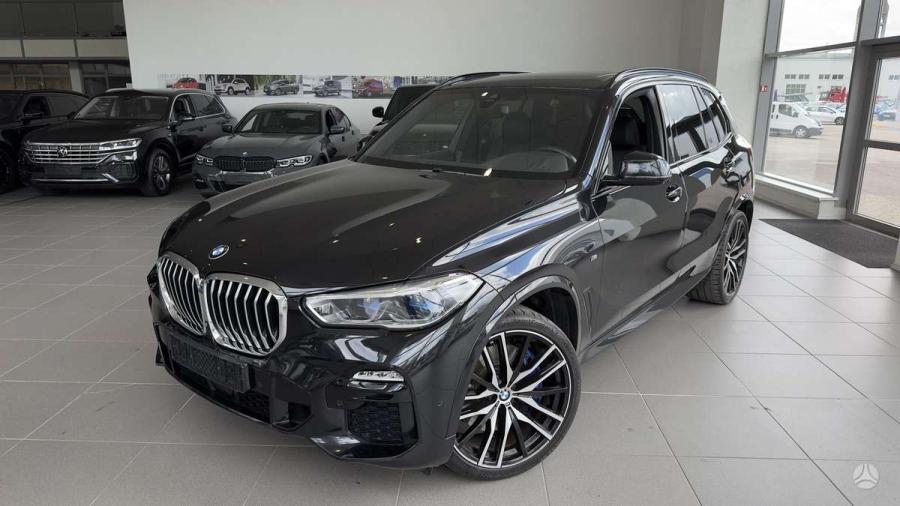 Melns BMW X5 2020 Marijampole, ar dzinēja tilpumu 3.00 L un nobraukumu 227 tūkst. km par 34999 €, foto 1 vietnē AUTOMOTO.COM.LV