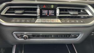 Melns BMW X5 2020 Marijampole, ar dzinēja tilpumu 3.00 L un nobraukumu 227 tūkst. km par 34999 €, foto 23 vietnē AUTOMOTO.COM.LV