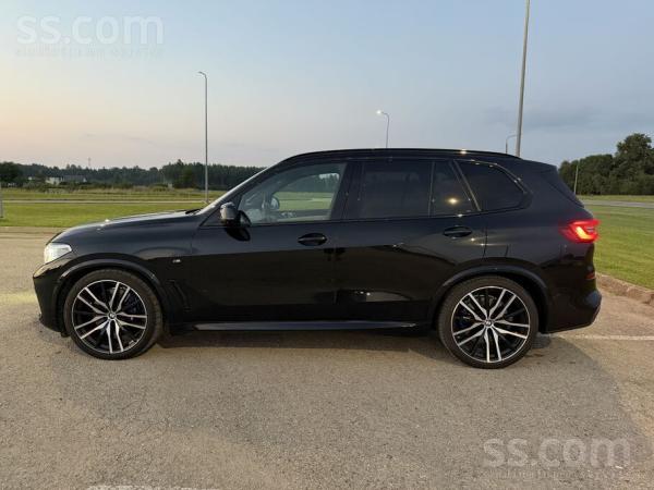 Black BMW X5 2020 in Aizkraukle, with an engine capacity of 3.00 L and mileage of 169 thousand km for 47500 €, photo 7 on AUTOMOTO.COM.LV