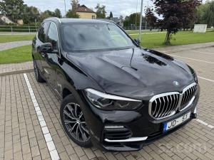 Melns BMW X5 2020 Rīga, ar dzinēja tilpumu 3.00 L un nobraukumu 214 tūkst. km par 38400 €, foto  vietnē AUTOMOTO.COM.LV